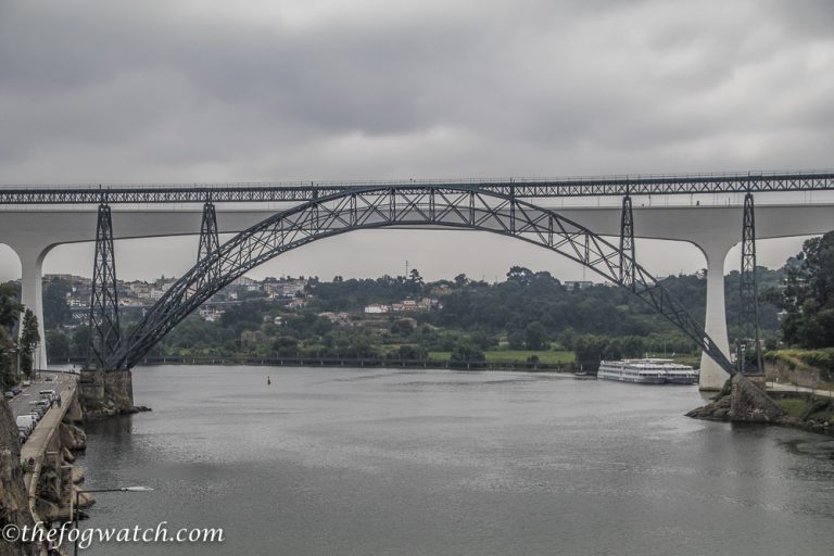 PORTO — Eiffel's Towering Bridge: Puente Maria Pía - The Fog Watch